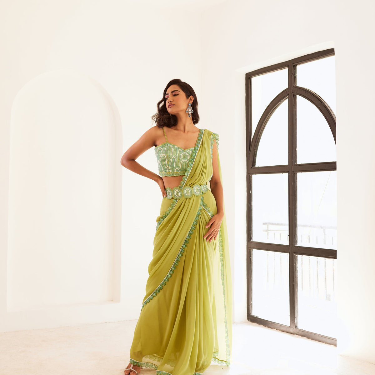 Green Pre Draped Saree Set With Belt – shopnavaa